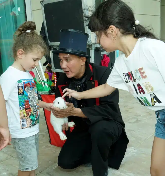 Hire Magician for birthday party in Dubai - Rentcrown